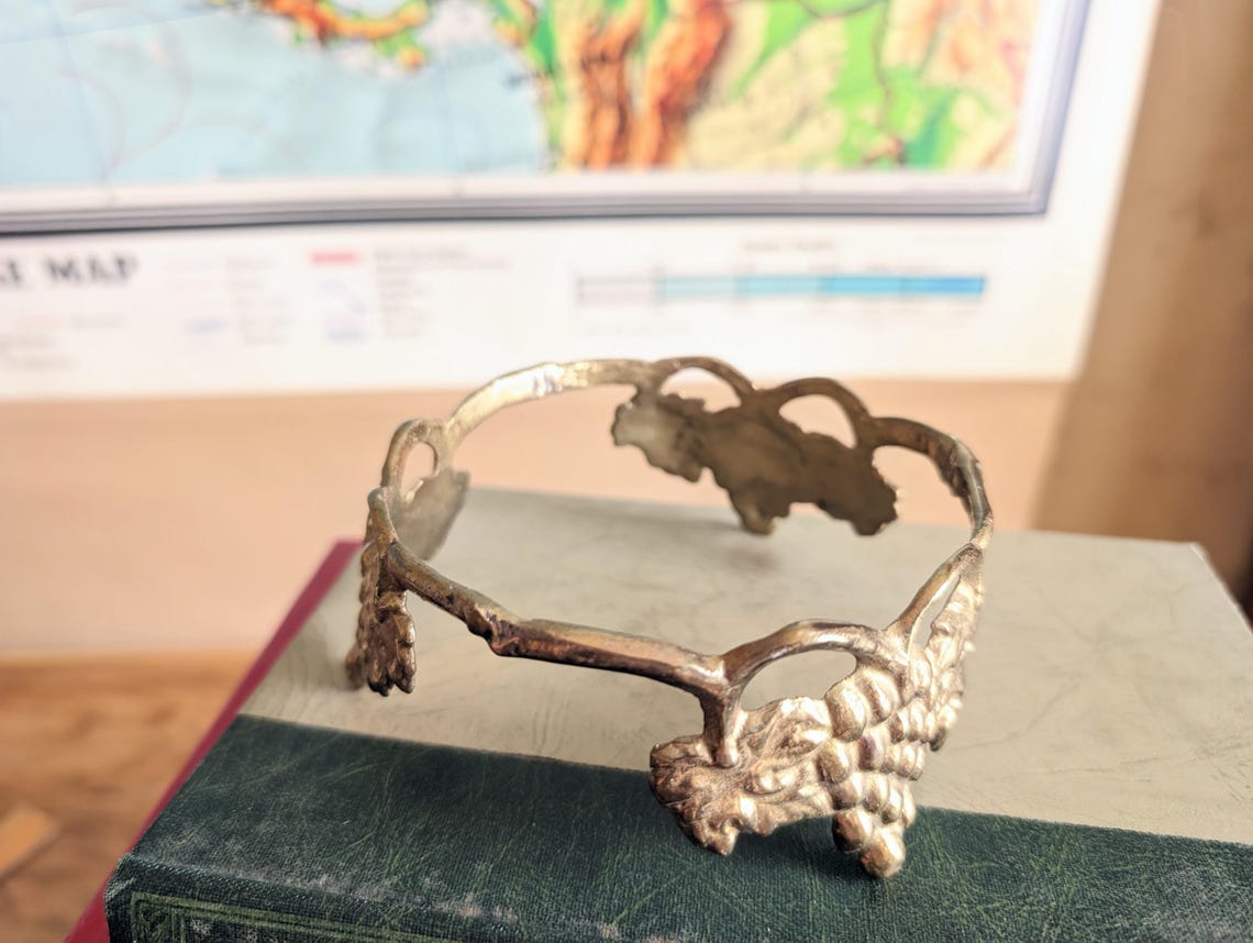 Grapevine Display Stand, 6 Oz, 2 Inches Tall, Organic Brass Orb Stand ...