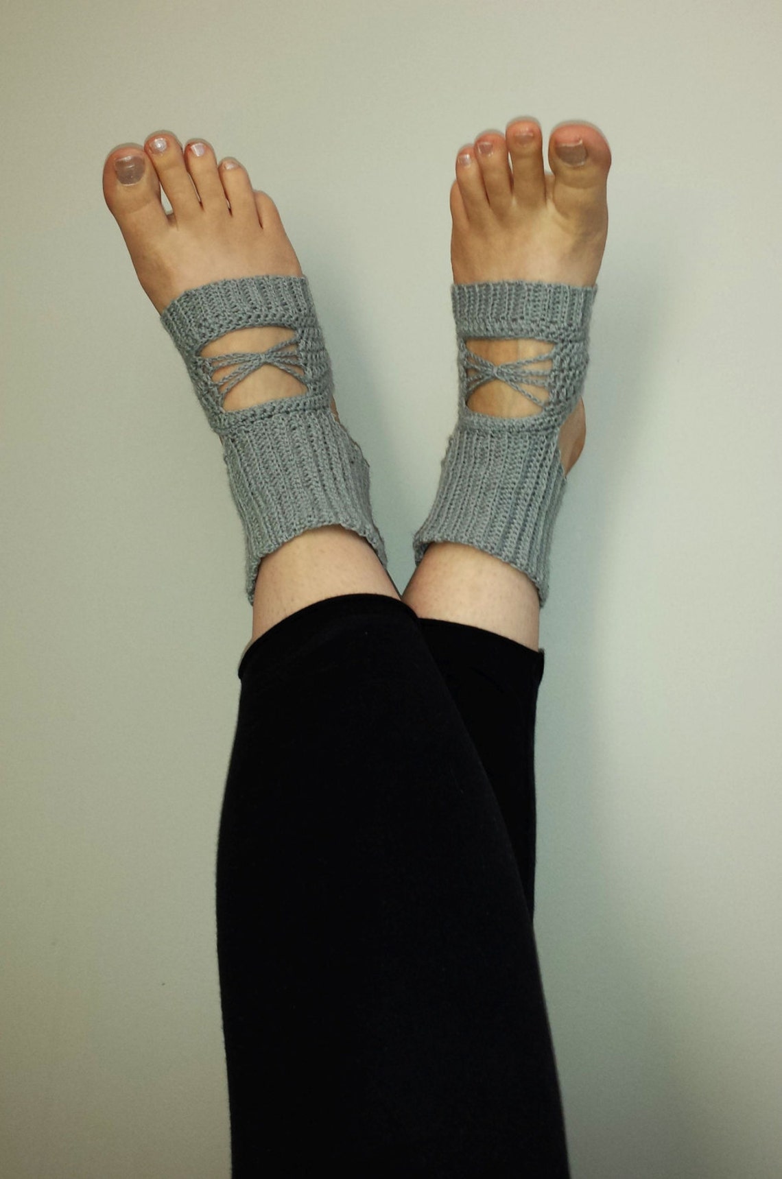Arachnid Yoga Socks Crochet Pattern: Ribbed, Toeless Design (PDF ...