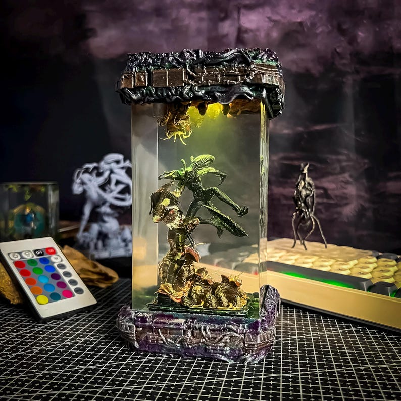 Epic Xenomorph Vs. Predator Epoxy Resin Lamp,handmade Custom Epoxy Lamp ...