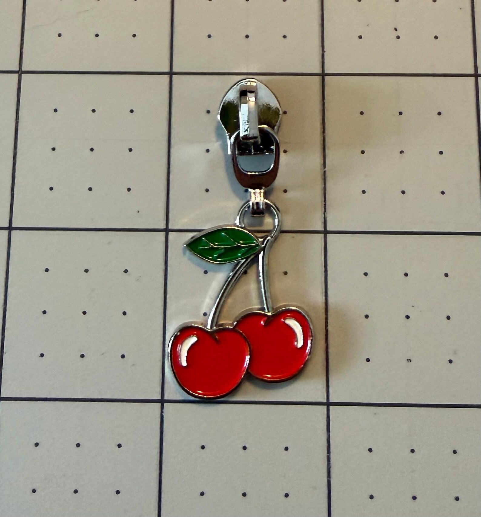 Cherries Enamel Zipper Pull - Size 5 Zipper Pull - #5 Zipper Pulls - Etsy