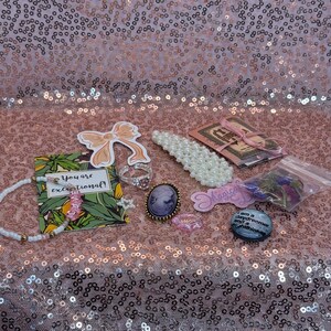 Pretty Parcel Decorated Mint Tin Jewelry Box Gold Hinged Storage Box ...