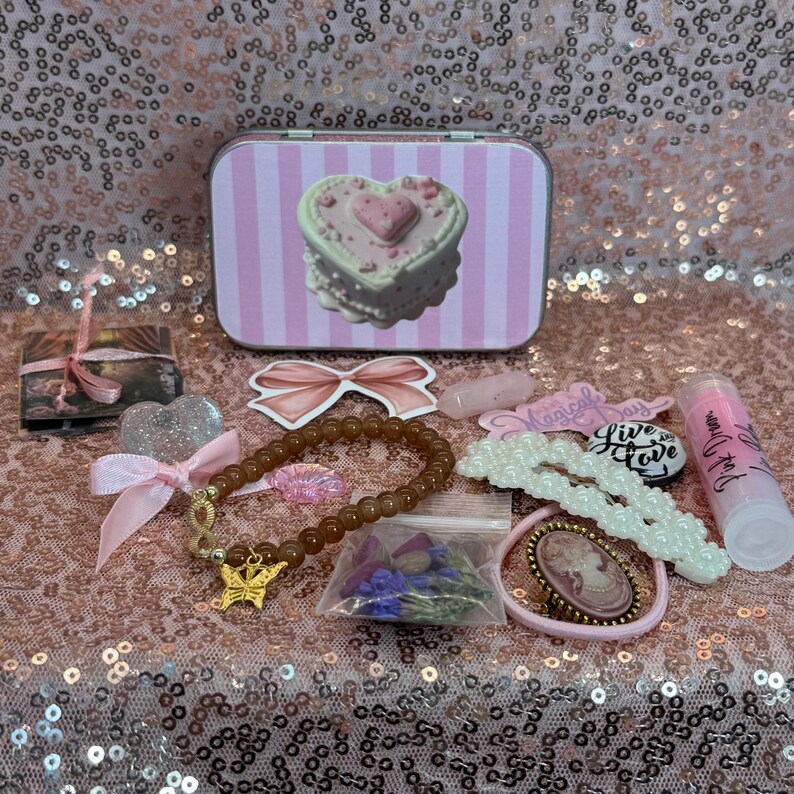 Pretty Parcel Decorated Mint Tin Jewelry Box Silver Hinged Storage Box ...
