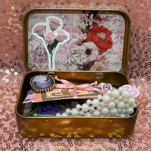 Pretty Parcel Decorated Mint Tin Jewelry Box Gold Hinged Storage Box ...