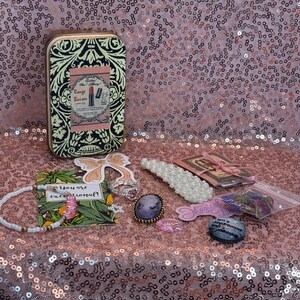 Pretty Parcel Decorated Mint Tin Jewelry Box Gold Hinged Storage Box ...