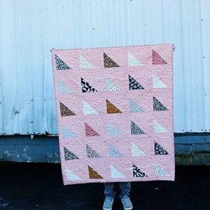 The Triangle Showcase Quilt PDF Pattern - Etsy