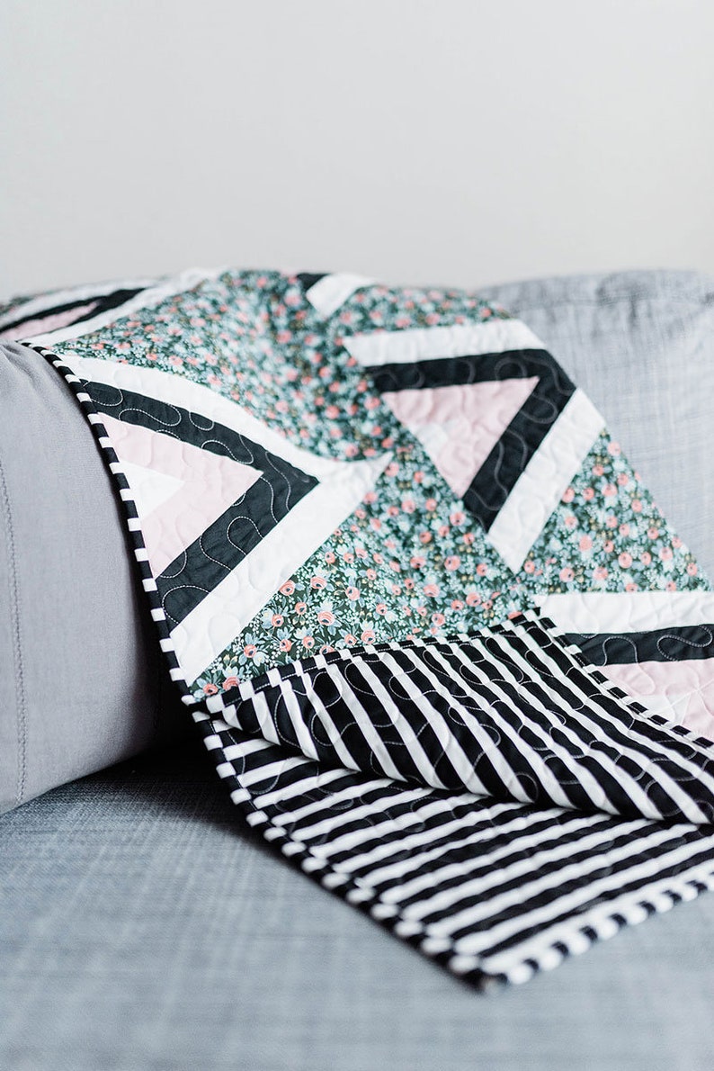 The Modern Arrows Quilt PDF Pattern Four Sizes - Etsy