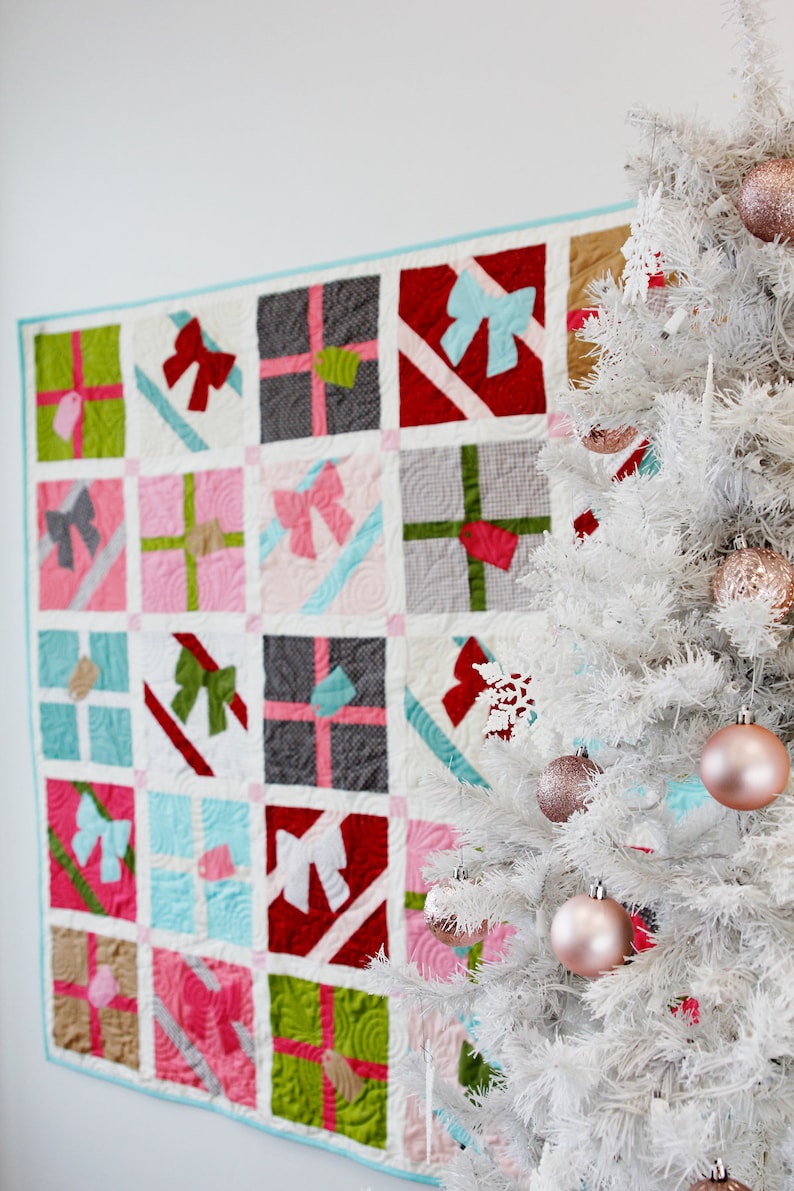 The CHRISTMAS PRESENT Quilt PDF Pattern - Etsy