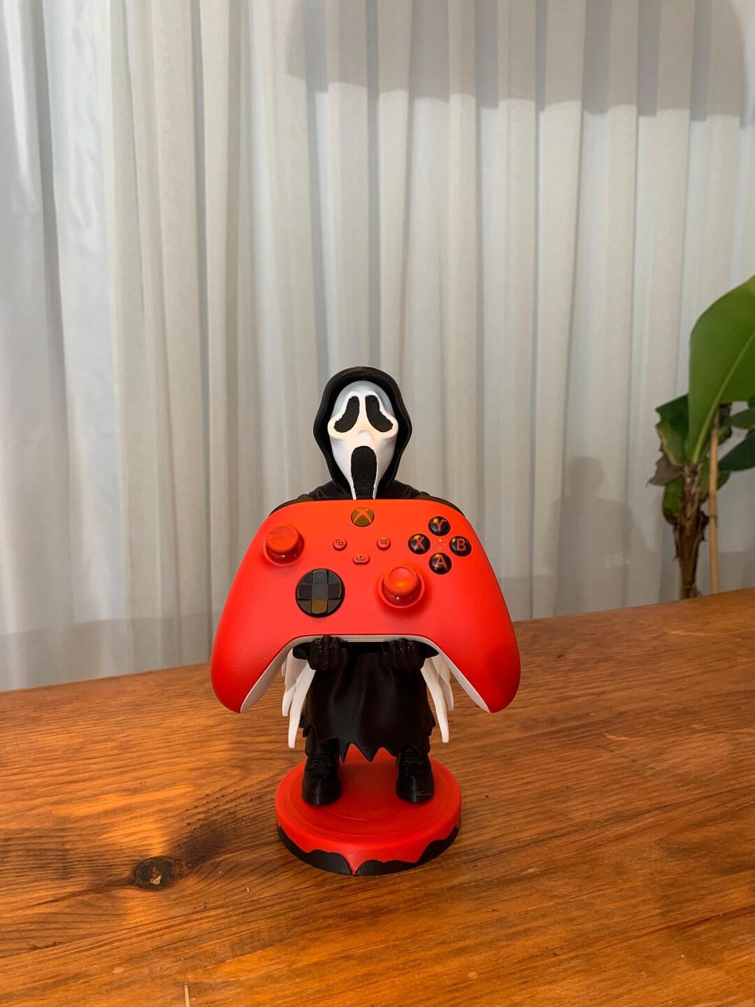 Scream Controller Stand - Etsy