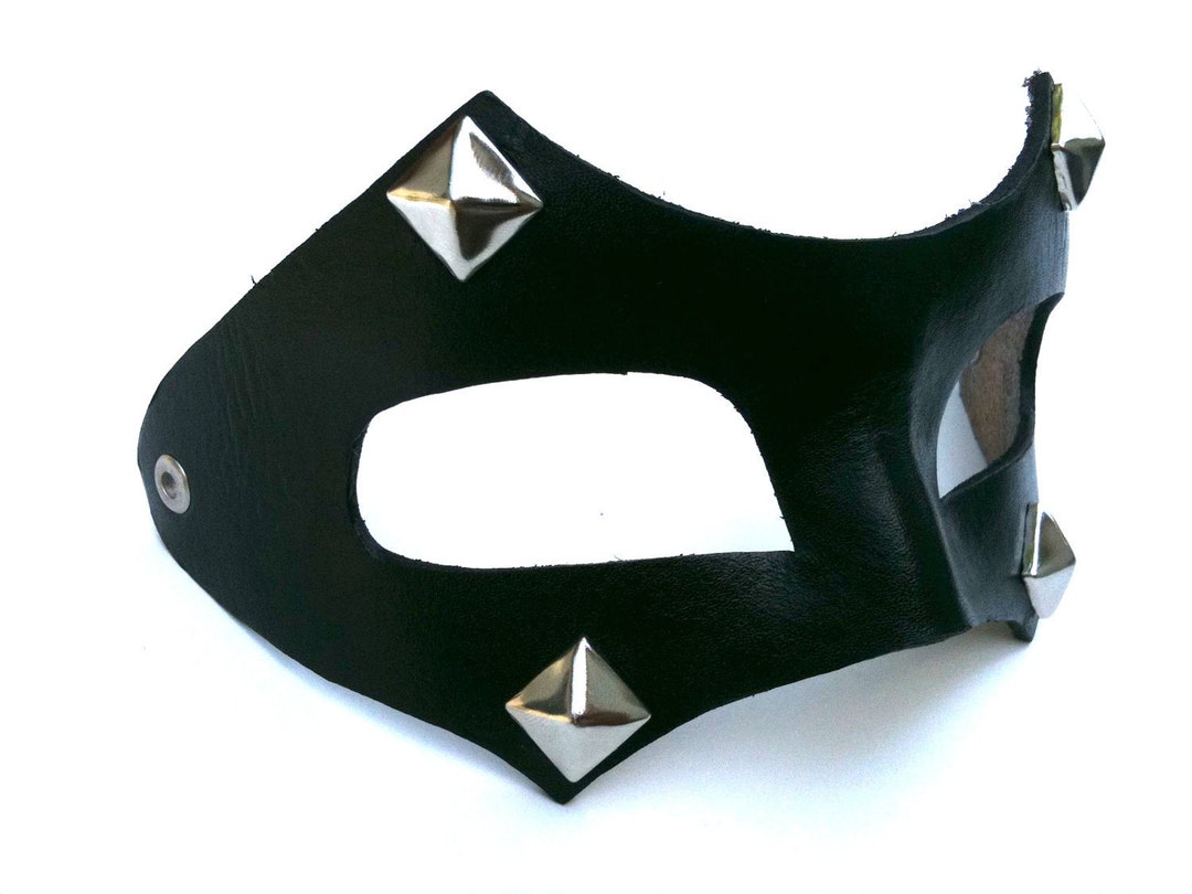 Bandit With Pyramids Leather Mask - Etsy