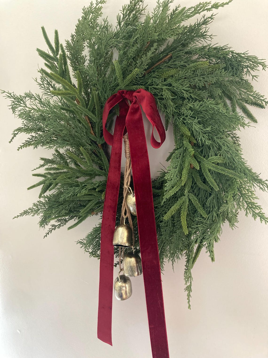 Burgundy Velvet Christmas Bow With Bells, Holiday Wreath Decor - Etsy