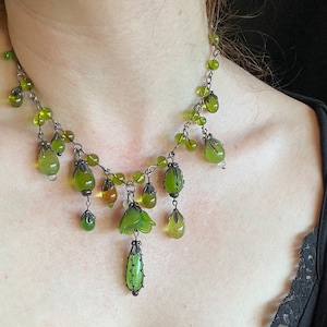 Grand Green Hanging Garden Necklace - Etsy