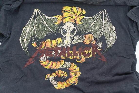 Vintage Metallica T-Shirt - Rare Graphic Design - Gem