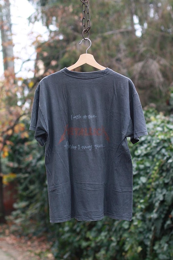 Vintage Metallica T-Shirt - Rare Graphic Design - Gem