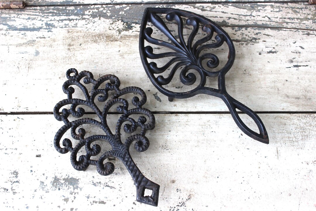 Pair of Cast Iron Trivets, Vintage Trivets, Primitive Home Décor - Etsy