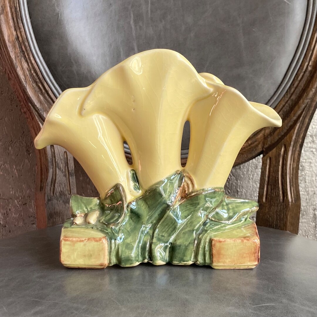 Mccoy Pottery 1940s Calla Lily Vase or Planter, Yellow Lilies and Green ...