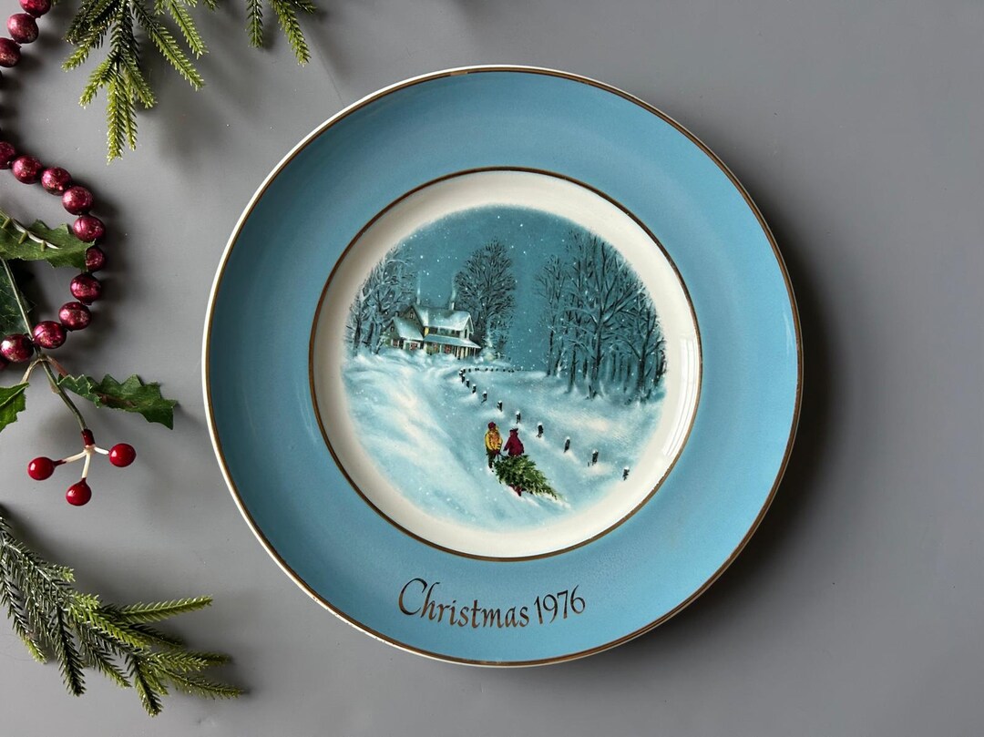 1976 Christmas Plate, Winter Village Scene, Tree Carrying Family ...