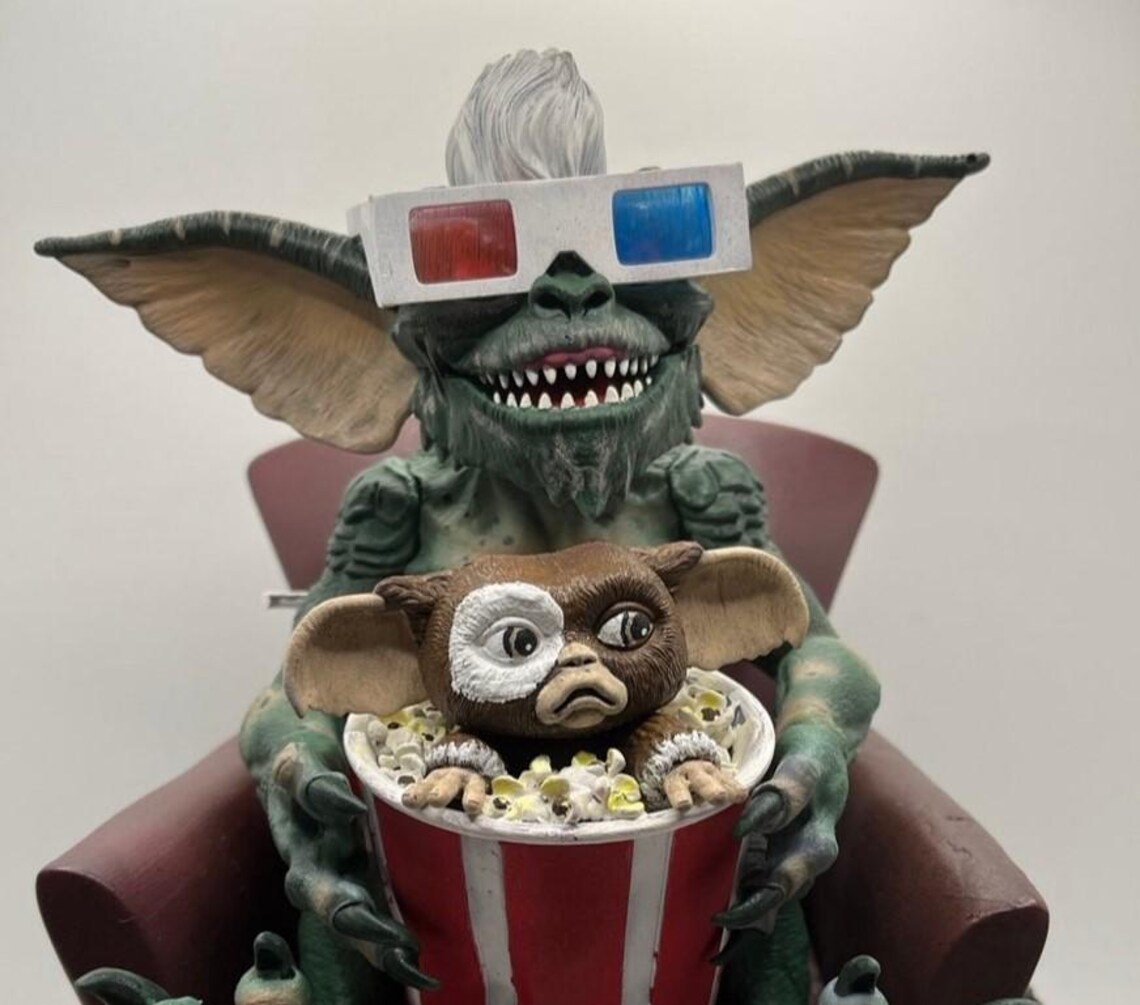 Gremlins Gizmo Stripe Diorama Statue - Etsy