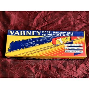 Vintage 1946 Varney Toy Train Flatcar Great Northern 50' F-5 HO Gauge ...