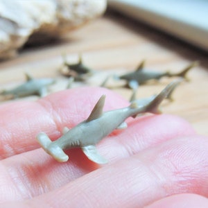 HAMMERHEAD SHARK MINIATURE Set Tiny Sea Animals Figurines Figures ...