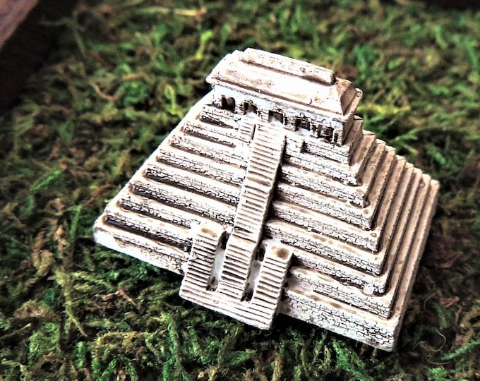 MINIATURE BUILDING Pyramid Maya House Plastic Figures Figurines ...