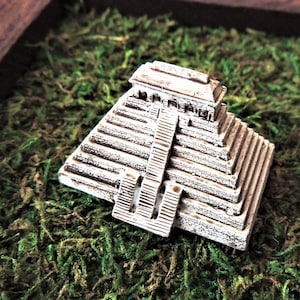 MINIATURE BUILDING Pyramid Maya House Plastic Figures Figurines ...