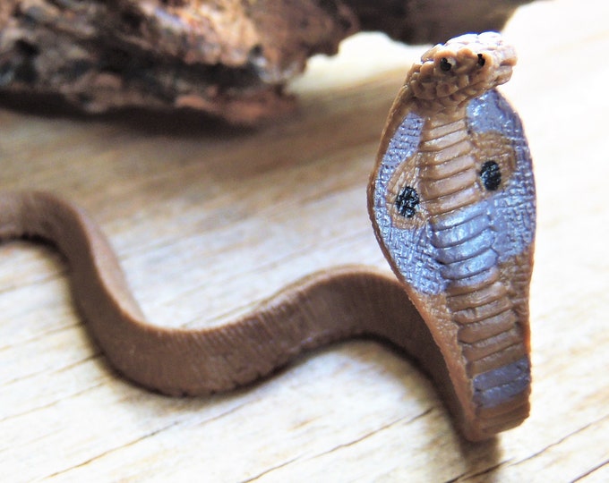 Miniature INDIAN COBRA SNAKE Animals Figure Figurine Dollhouse Diorama ...