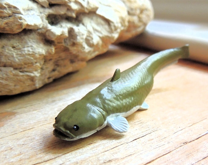 MINIATURE WELS CATFISH Fish Animal Figure Figurine Dollhouse Fairy ...