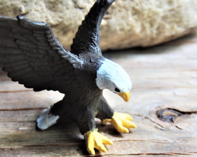 MINIATURE BALD EAGLE Animal Figures Figurine Diorama Terrarium Supply ...