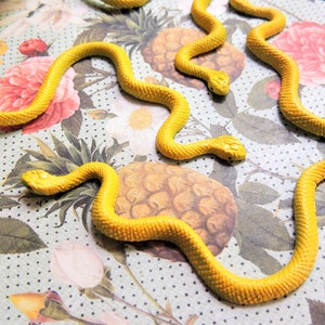 MINIATURE ANIMALS Yellow SNAKE Figurines Figure Boa Viper Python Mamba ...
