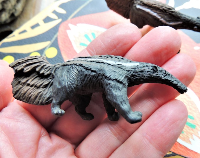 ANTEATER MINIATURE ANIMALS Plastic Animal Figure Figurines Doll House ...