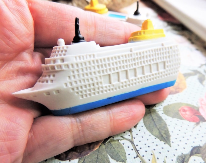 MINIATURE SHIP Cruise Liner Model Figure Figurine Fairy Garden ...