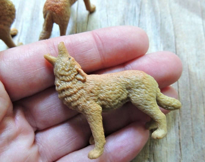 MINIATURE COYOTE Animals Figures Figurines Diorama Terrarium Fairy ...