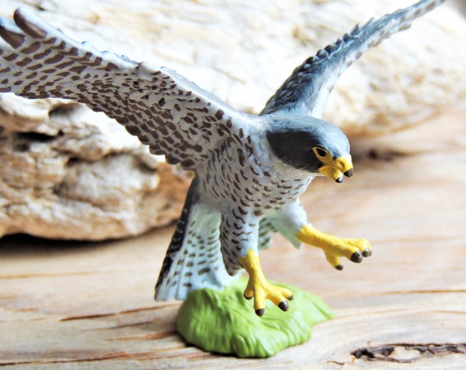 Large MINIATURE FALCON Bird Animals Figure Figurine Dollhouse - Etsy