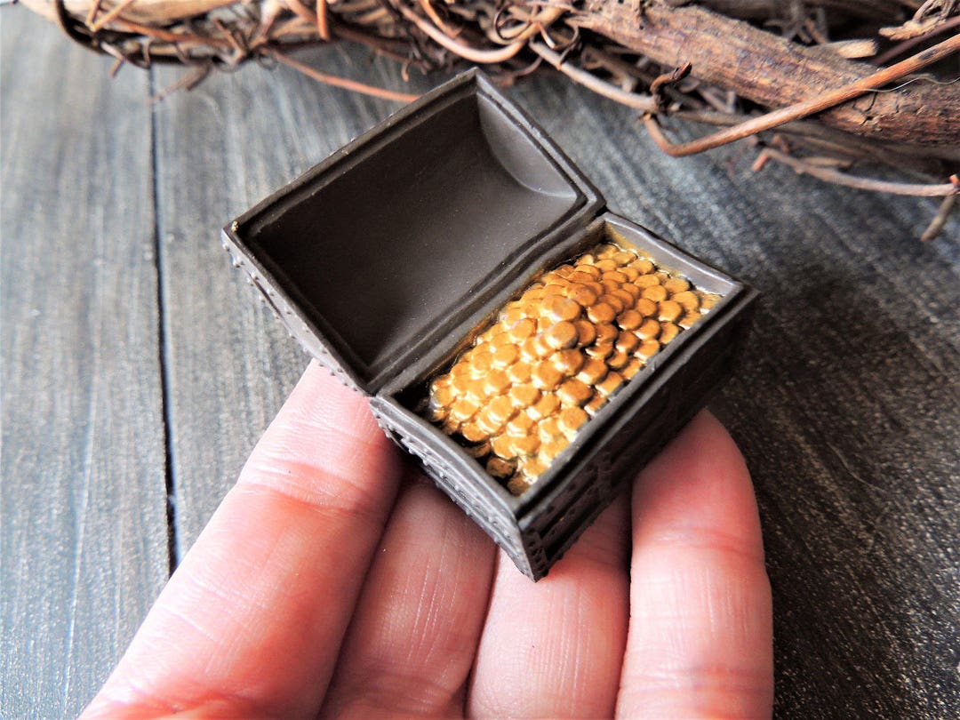 MINIATURE TREASURE CHEST Figures Figurines Fairy Garden Dollhouse ...