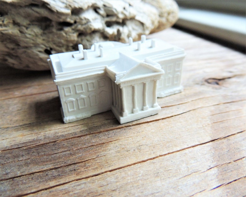 MINIATURE WHITE HOUSE Building Figures Figurine Diorama Terrarium Craft ...