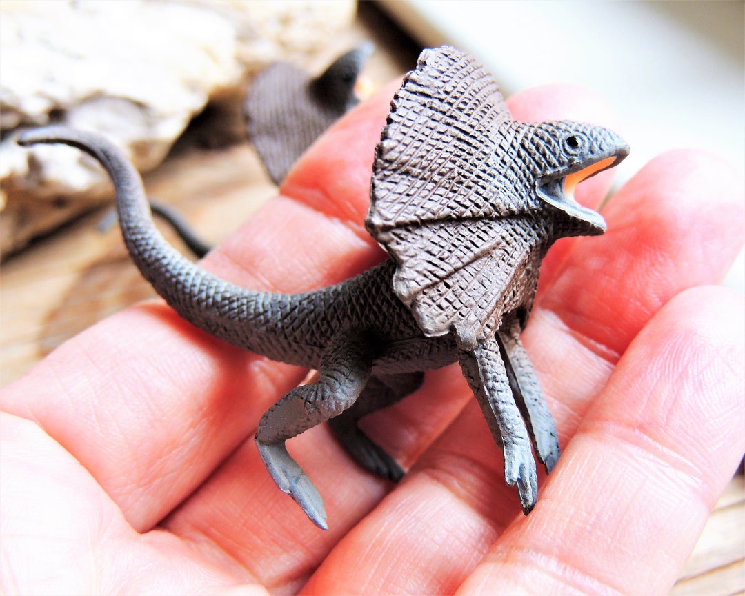 LIZARD MINIATURE Frilled Neck Animals Figurines Figures Fairy Garden ...