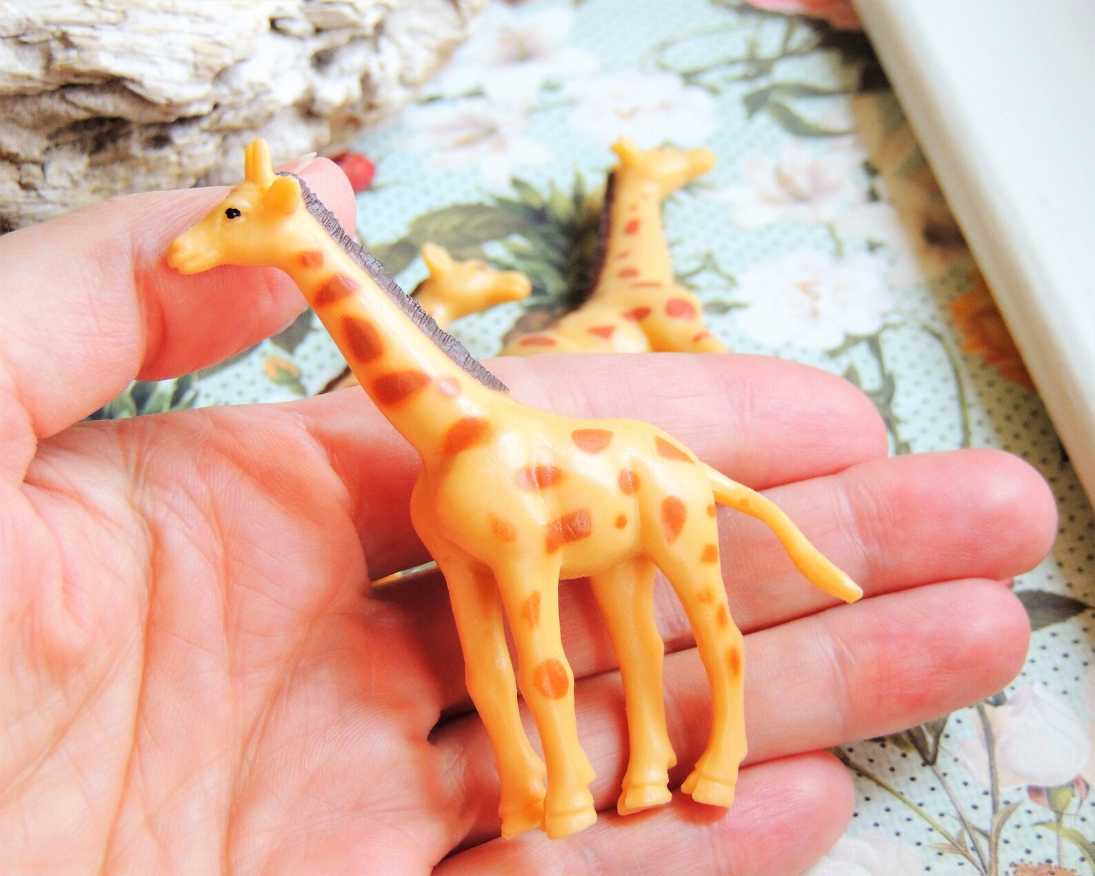 MINIATURE GIRAFFE Animal Figures Figurines Mini Fairy Gardens Dollhouse ...