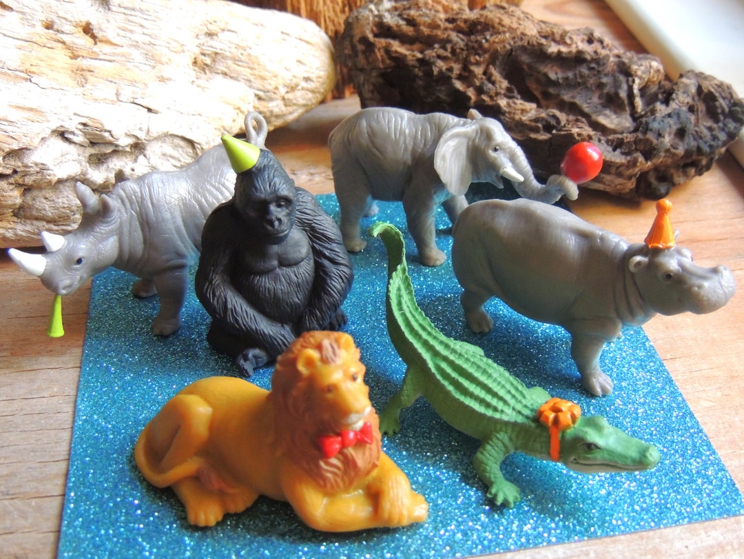 PARTY ANIMAL MINIATURE Safari Animal Figurines Set Animals Figures ...