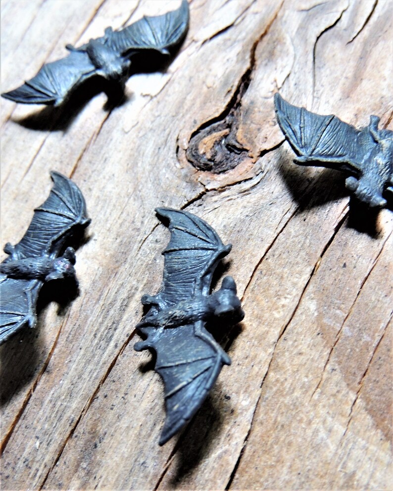 BAT MINIATURE BATS Animal Figurine Mini Figures Dollhouse Diorama ...