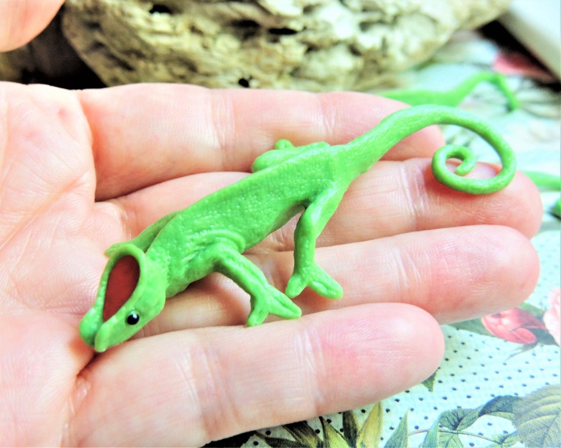 MINIATURE CHAMELEON Animal Figure Figurine Lizard Fairy Gardens ...