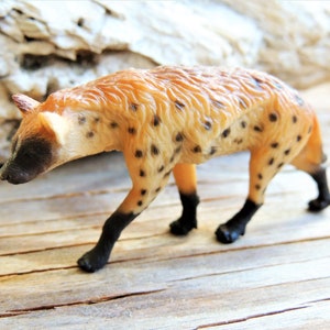 MINIATURE SPOTTED HYENA Animal Figurines Figures Fairy Garden Dollhouse ...