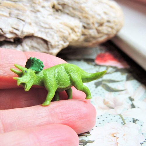 TINY MINIATURE DINOSAUR Raptor Figurine Figure Fairy Garden - Etsy