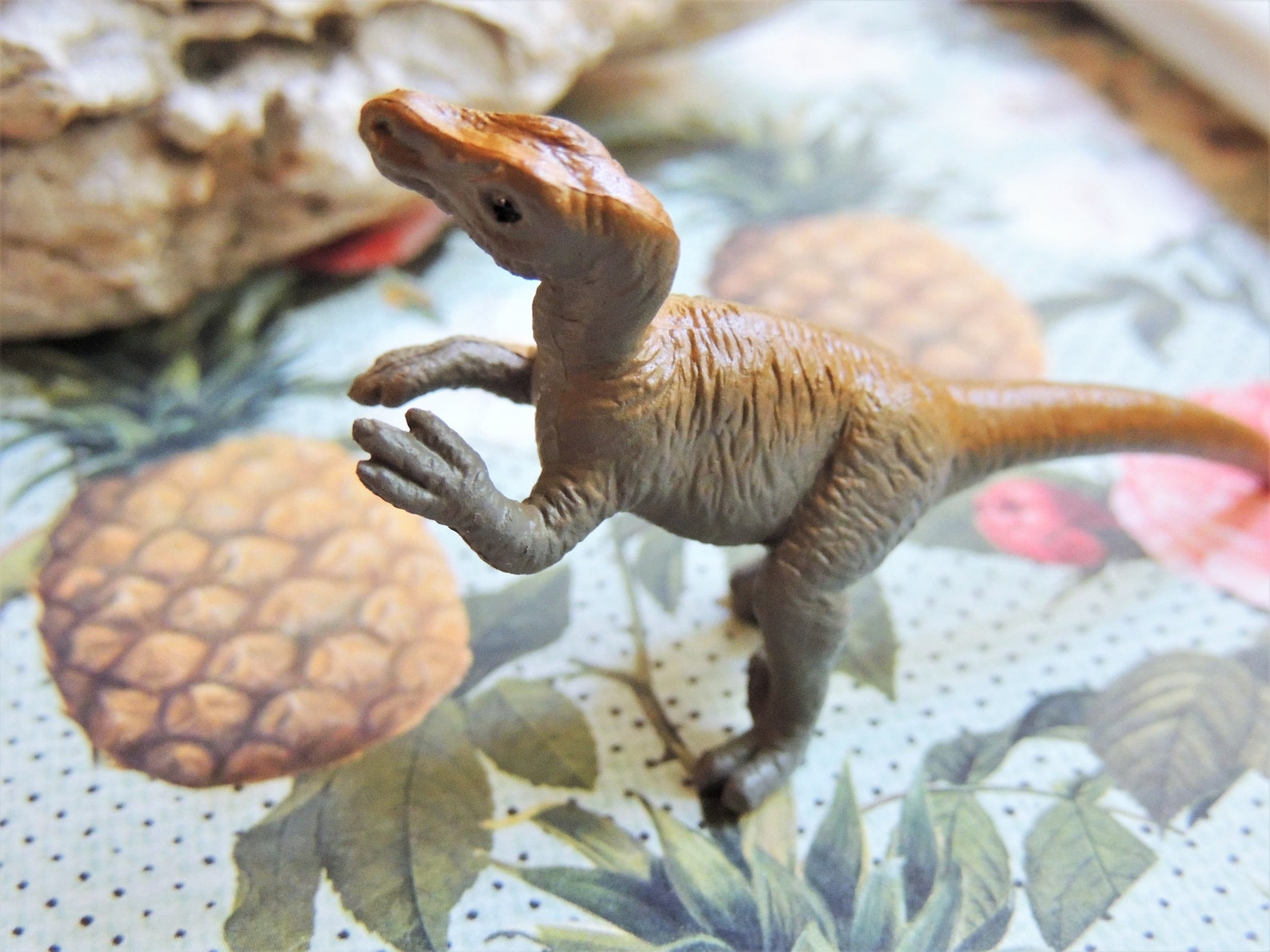 DINOSAUR MINIATURE Dino Velociraptor Figure Figurine Fairy Garden ...