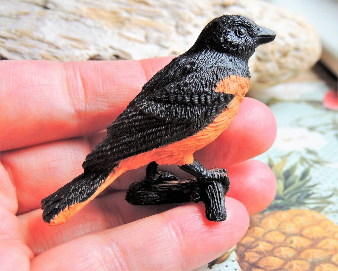 MINIATURE BIRD ORIOLE Animals Figures Figurine Dollhouse Fairy Garden ...
