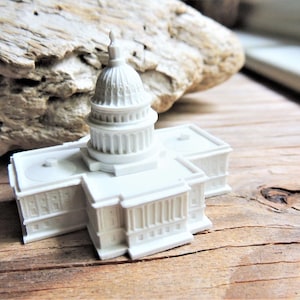 MINIATURE United States Capitol Building Figures Figurine Diorama ...