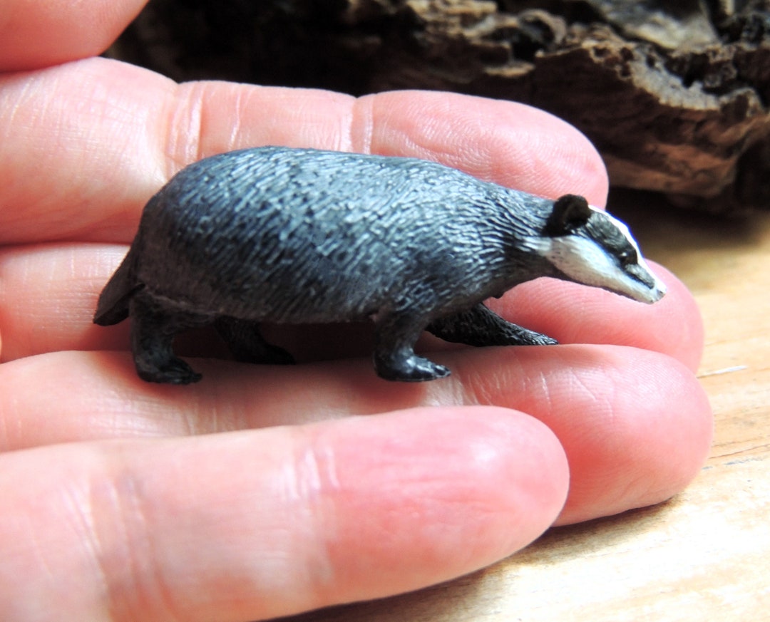 MINIATURE BADGER Animal Figure Figurine Dollhouse Fairy Garden Diorama ...