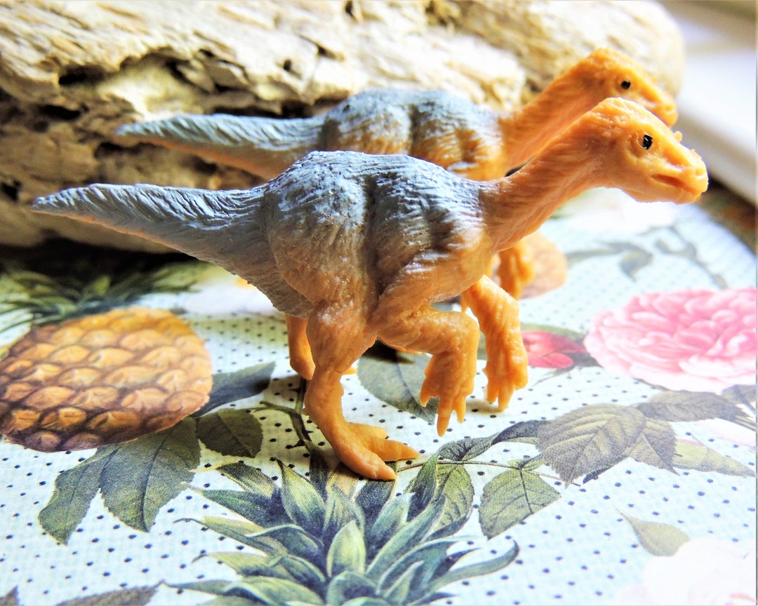 MINIATURE DINOSAUR Beipiaosaurus Animal Figures Figurine Fairy Gardens ...