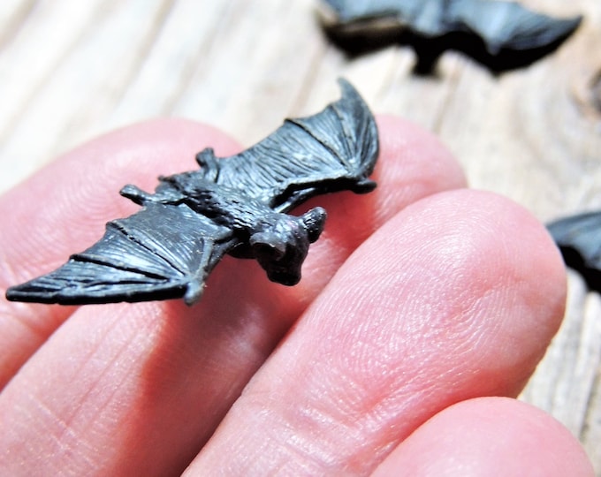 BAT MINIATURE BATS Animal Figurine Mini Figures Dollhouse Diorama ...
