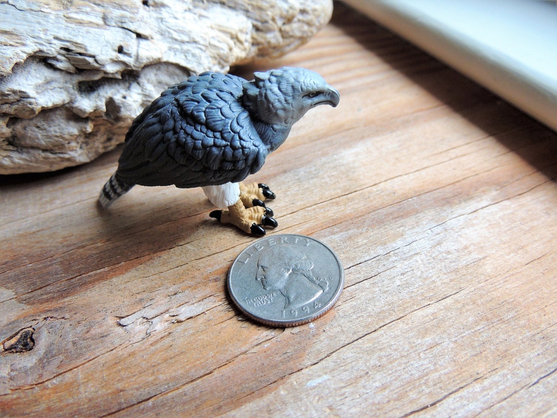 MINIATURE HARPY EAGLE Bird Animals Figures Figurines Dollhouse Diorama ...