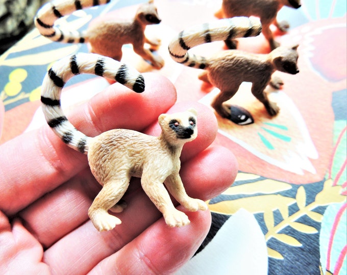 MINIATURE ANIMALS LEMUR Plastic Animal Figure Figurines Dollhouse ...
